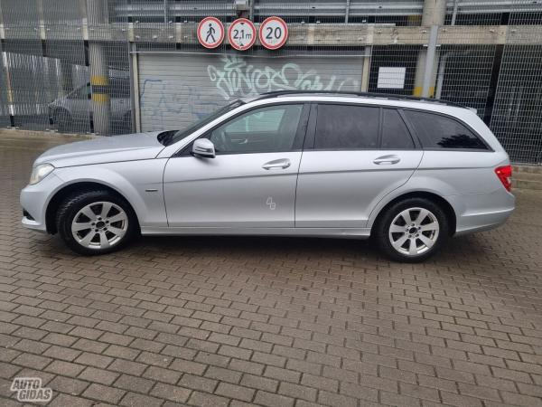 Pelēks Mercedes-Benz c-220 2011 Kauņa, ar dzinēja tilpumu 2.10 L un nobraukumu 349 tūkst. km par 4200 €, foto 3 vietnē AUTOMOTO.COM.LV