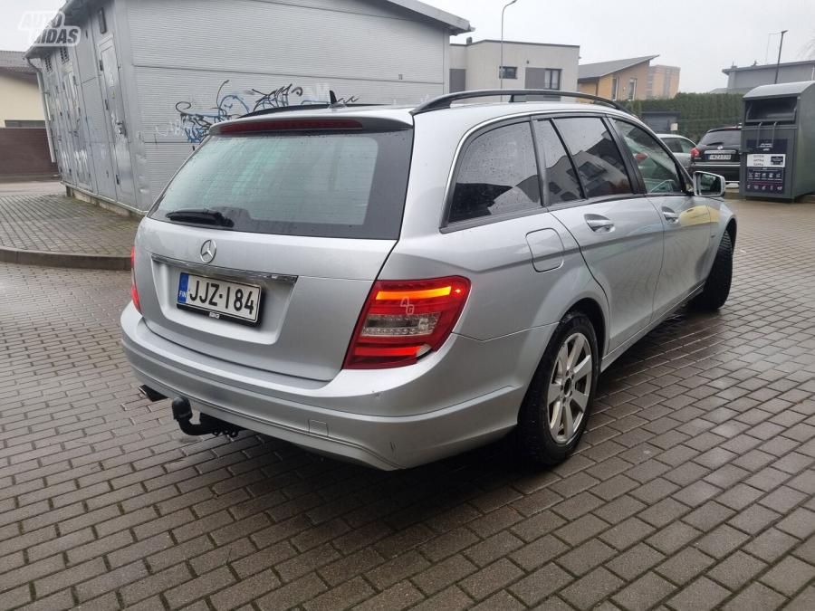 Grey Mercedes-Benz c-220 2011 in Kaunas, with an engine capacity of 2.10 L and mileage of 349 thousand km for 4200 €, photo 5 on AUTOMOTO.COM.LV