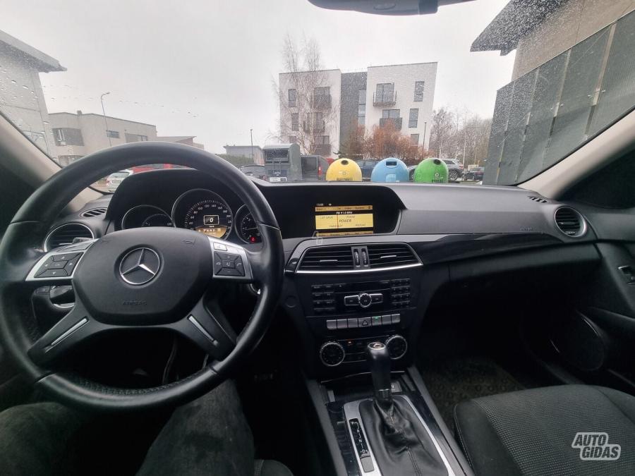Grey Mercedes-Benz c-220 2011 in Kaunas, with an engine capacity of 2.10 L and mileage of 349 thousand km for 4200 €, photo 9 on AUTOMOTO.COM.LV
