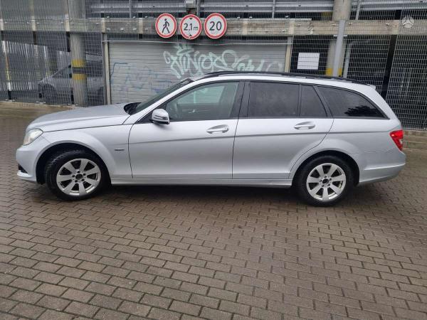 Pelēks Mercedes-Benz c-220 2011 Kauņa, ar dzinēja tilpumu 2.14 L un nobraukumu 349 tūkst. km par 4200 €, foto 3 vietnē AUTOMOTO.COM.LV