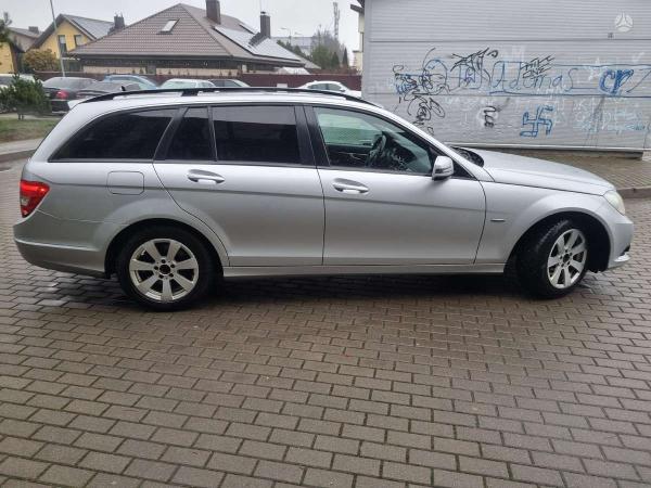 Pelēks Mercedes-Benz c-220 2011 Kauņa, ar dzinēja tilpumu 2.14 L un nobraukumu 349 tūkst. km par 4200 €, foto 6 vietnē AUTOMOTO.COM.LV