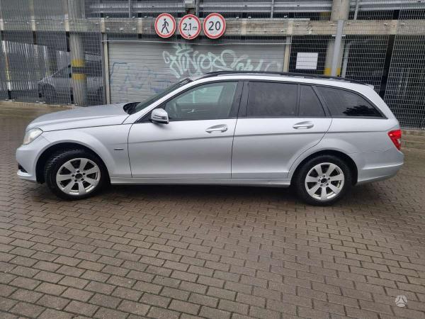Pelēks Mercedes-Benz c-220 2011 Kauņa, ar dzinēja tilpumu 2.14 L un nobraukumu 365 tūkst. km par 4100 €, foto 3 vietnē AUTOMOTO.COM.LV