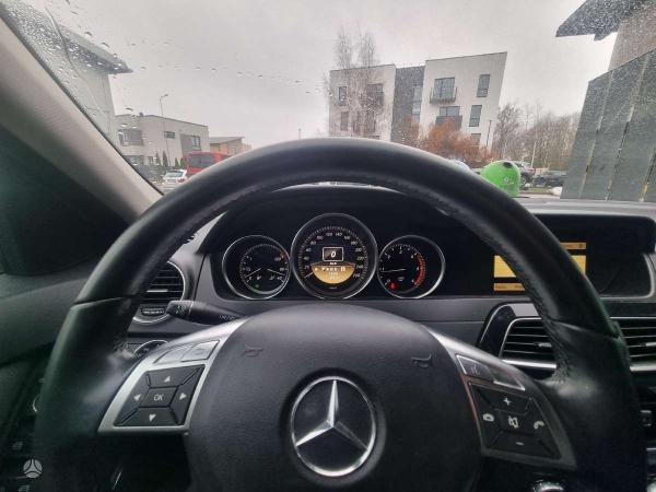 Pelēks Mercedes-Benz c-220 2011 Kauņa, ar dzinēja tilpumu 2.14 L un nobraukumu 365 tūkst. km par 4100 €, foto 9 vietnē AUTOMOTO.COM.LV