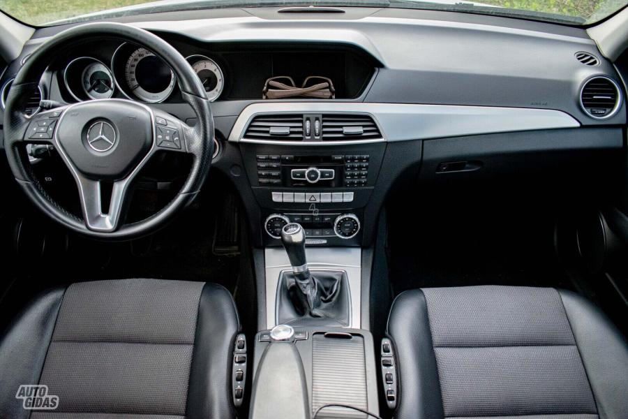 Pelēks Mercedes-Benz c-220 2011 Jonava, ar dzinēja tilpumu 2.10 L un nobraukumu 338 tūkst. km par 5000 €, foto 21 vietnē AUTOMOTO.COM.LV