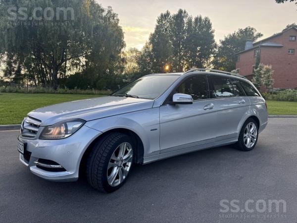 Grey Mercedes-Benz c-220 2011 in Riga, with an engine capacity of 2.20 L and mileage of 0 thousand km for 5000 €, photo 2 on AUTOMOTO.COM.LV