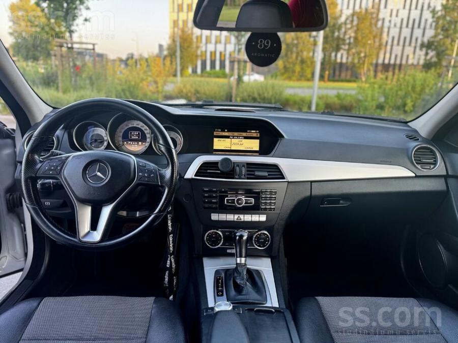 Grey Mercedes-Benz c-220 2011 in Riga, with an engine capacity of 2.20 L and mileage of 0 thousand km for 5000 €, photo 15 on AUTOMOTO.COM.LV