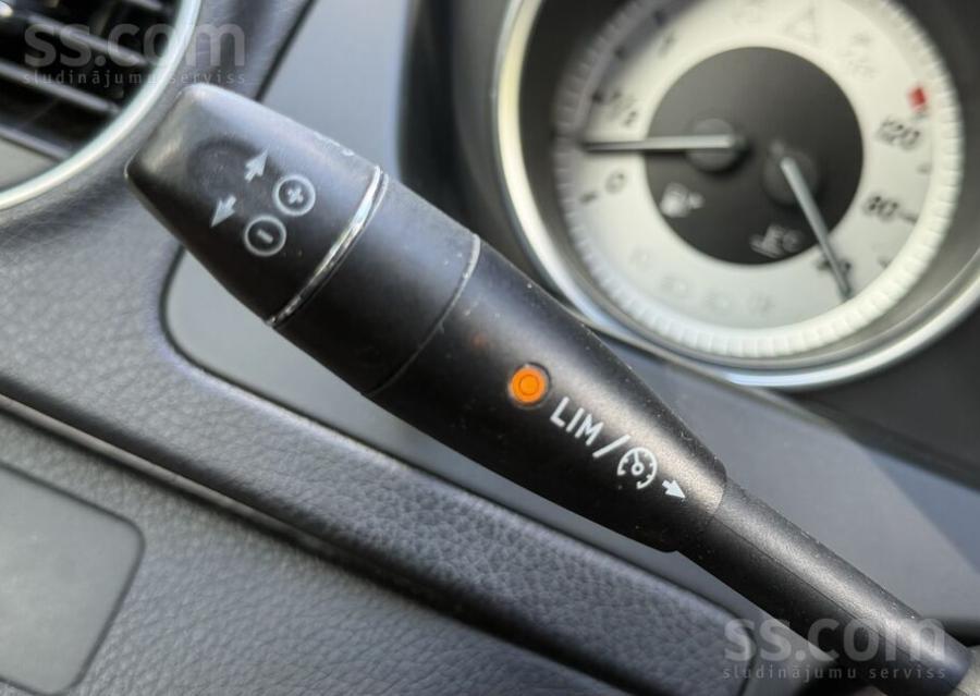 Pelēks Mercedes-Benz c-220 2011 Rīga, ar dzinēja tilpumu 2.20 L un nobraukumu 277 tūkst. km par 5850 €, foto 11 vietnē AUTOMOTO.COM.LV
