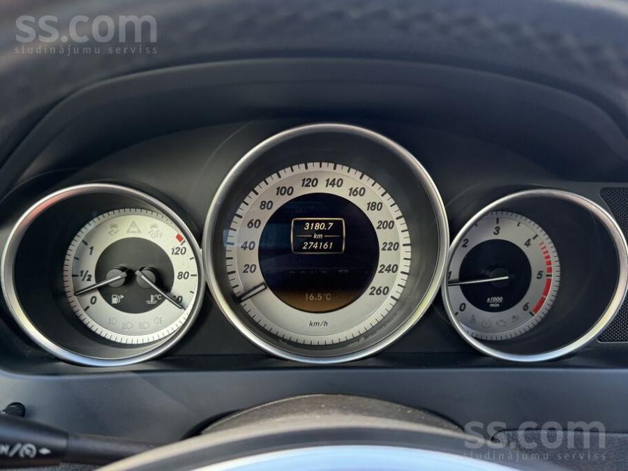 Pelēks Mercedes-Benz c-220 2011 Rīga, ar dzinēja tilpumu 2.20 L un nobraukumu 277 tūkst. km par 5850 €, foto 12 vietnē AUTOMOTO.COM.LV