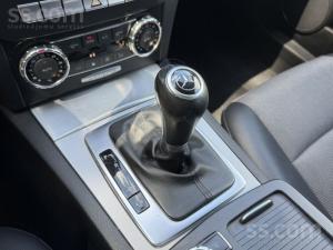 Pelēks Mercedes-Benz c-220 2011 Rīga, ar dzinēja tilpumu 2.20 L un nobraukumu 277 tūkst. km par 5850 €, foto 13 vietnē AUTOMOTO.COM.LV