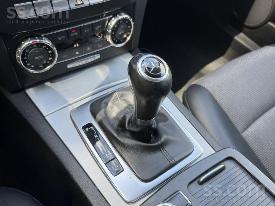 Pelēks Mercedes-Benz c-220 2011 Rīga, ar dzinēja tilpumu 2.20 L un nobraukumu 277 tūkst. km par 5850 €, foto 13 vietnē AUTOMOTO.COM.LV