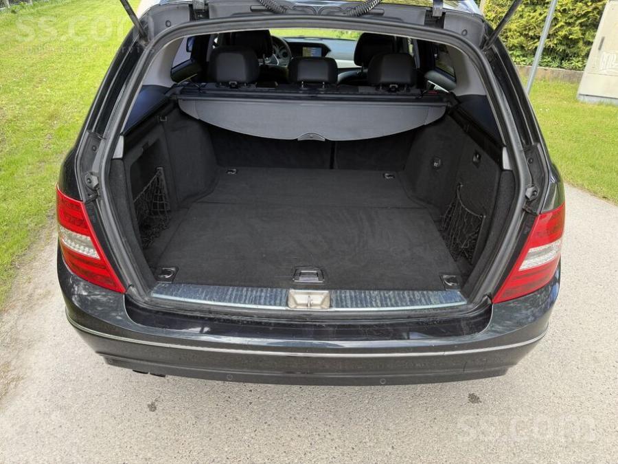 Pelēks Mercedes-Benz c-220 2011 Rīga, ar dzinēja tilpumu 2.20 L un nobraukumu 277 tūkst. km par 5850 €, foto 24 vietnē AUTOMOTO.COM.LV