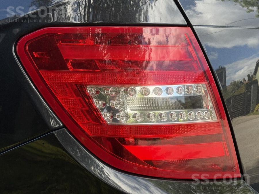 Pelēks Mercedes-Benz c-220 2011 Rīga, ar dzinēja tilpumu 2.20 L un nobraukumu 277 tūkst. km par 5850 €, foto 27 vietnē AUTOMOTO.COM.LV