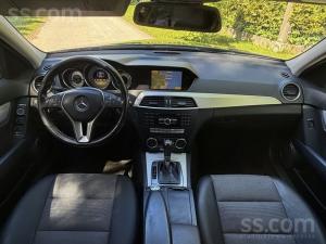 Pelēks Mercedes-Benz c-220 2011 Rīga, ar dzinēja tilpumu 2.20 L un nobraukumu 277 tūkst. km par 5850 €, foto 29 vietnē AUTOMOTO.COM.LV