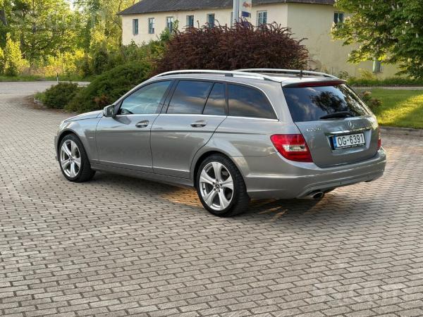 Серый Мерседес Ц 220 2011 в Мадона, объемом двигателя 2.20 л и пробегом 356 тыс. км за 5950 €, фото 3 на AUTOMOTO.COM.LV