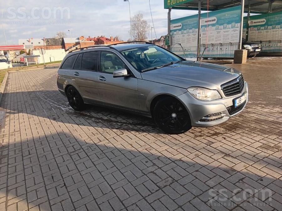 Pelēks Mercedes-Benz c-220 2011 Rēzekne, ar dzinēja tilpumu 2.20 L un nobraukumu 451 tūkst. km par 2800 €, foto 5 vietnē AUTOMOTO.COM.LV