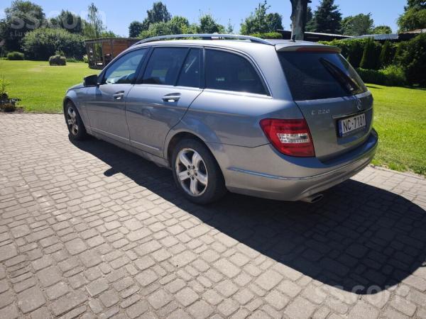 Grey Mercedes-Benz c-220 2011 in Cesis, with an engine capacity of 2.10 L and mileage of 293 thousand km for 4900 €, photo 4 on AUTOMOTO.COM.LV