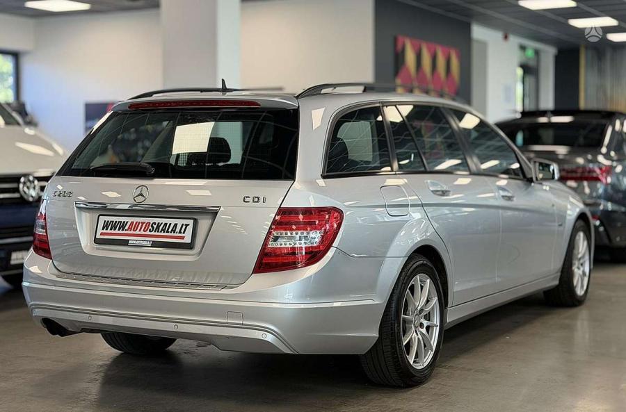 Pelēks Mercedes-Benz c-220 2011 Klaipėda, ar dzinēja tilpumu 2.20 L un nobraukumu 250 tūkst. km par 7750 €, foto 4 vietnē AUTOMOTO.COM.LV