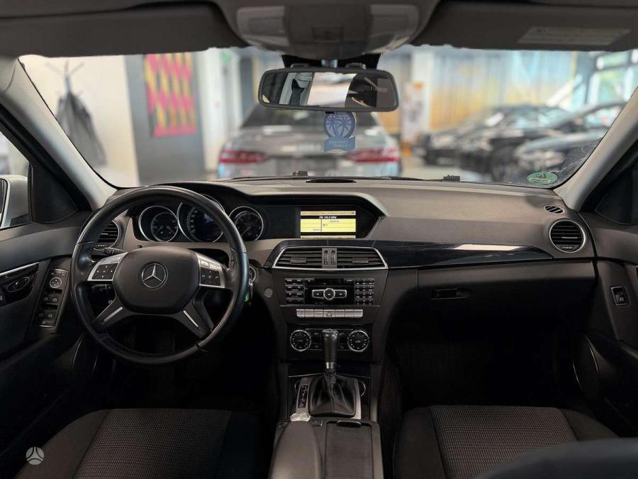 Pelēks Mercedes-Benz c-220 2011 Klaipėda, ar dzinēja tilpumu 2.20 L un nobraukumu 250 tūkst. km par 7750 €, foto 5 vietnē AUTOMOTO.COM.LV
