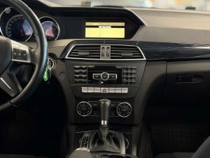Pelēks Mercedes-Benz c-220 2011 Klaipėda, ar dzinēja tilpumu 2.20 L un nobraukumu 250 tūkst. km par 7750 €, foto 12 vietnē AUTOMOTO.COM.LV