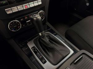 Pelēks Mercedes-Benz c-220 2011 Klaipėda, ar dzinēja tilpumu 2.20 L un nobraukumu 250 tūkst. km par 7750 €, foto 27 vietnē AUTOMOTO.COM.LV