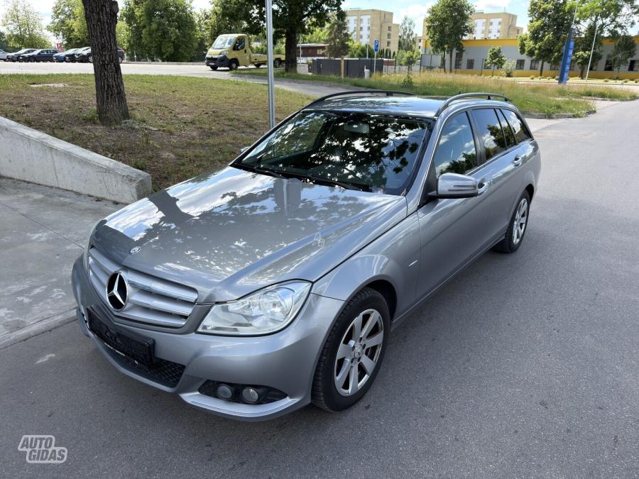 Серый Мерседес Ц 220 2011 в Паневежис, объемом двигателя 2.10 л и пробегом 308 тыс. км за 4850 €, фото 5 на AUTOMOTO.COM.LV