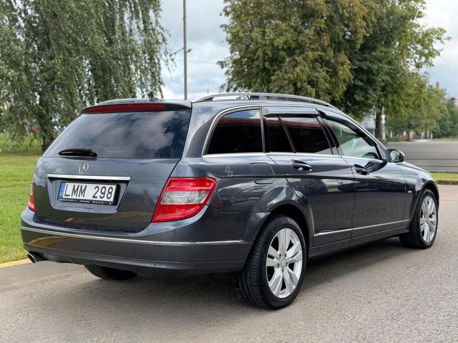 Pelēks Mercedes-Benz c-220 2011 Kauņa, ar dzinēja tilpumu 2.10 L un nobraukumu 266 tūkst. km par 4500 €, foto 4 vietnē AUTOMOTO.COM.LV