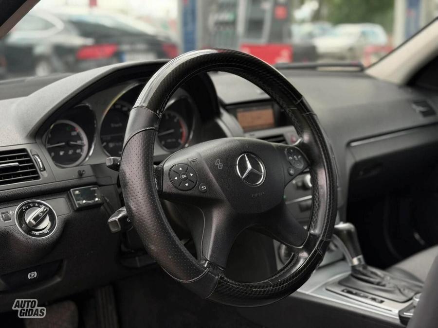 Pelēks Mercedes-Benz c-220 2011 Kauņa, ar dzinēja tilpumu 2.10 L un nobraukumu 266 tūkst. km par 4500 €, foto 9 vietnē AUTOMOTO.COM.LV
