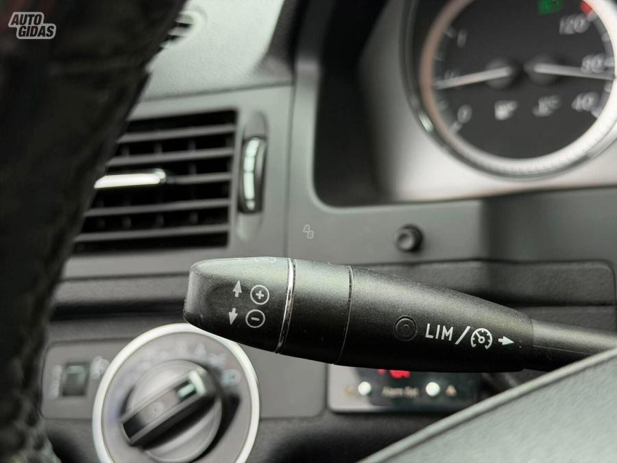 Pelēks Mercedes-Benz c-220 2011 Kauņa, ar dzinēja tilpumu 2.10 L un nobraukumu 266 tūkst. km par 4500 €, foto 12 vietnē AUTOMOTO.COM.LV
