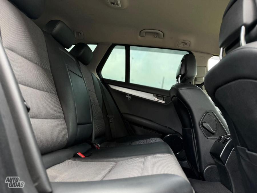Pelēks Mercedes-Benz c-220 2011 Kauņa, ar dzinēja tilpumu 2.10 L un nobraukumu 266 tūkst. km par 4500 €, foto 15 vietnē AUTOMOTO.COM.LV