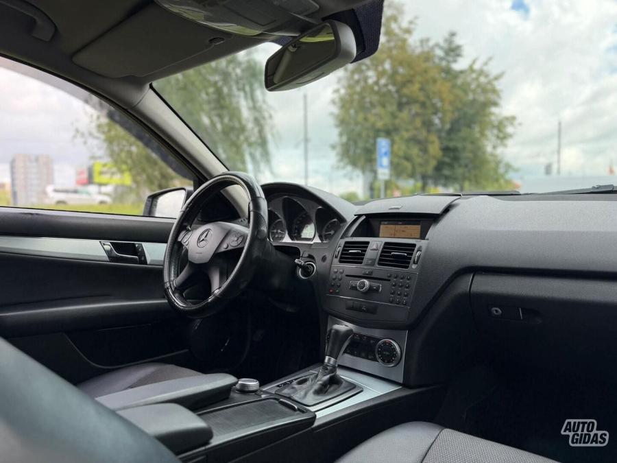 Pelēks Mercedes-Benz c-220 2011 Kauņa, ar dzinēja tilpumu 2.10 L un nobraukumu 266 tūkst. km par 4500 €, foto 18 vietnē AUTOMOTO.COM.LV