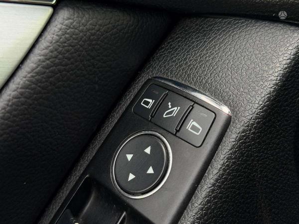 Grey Mercedes-Benz c-220 2011 in Kaunas, with an engine capacity of 2.14 L and mileage of 266 thousand km for 4500 €, photo 8 on AUTOMOTO.COM.LV