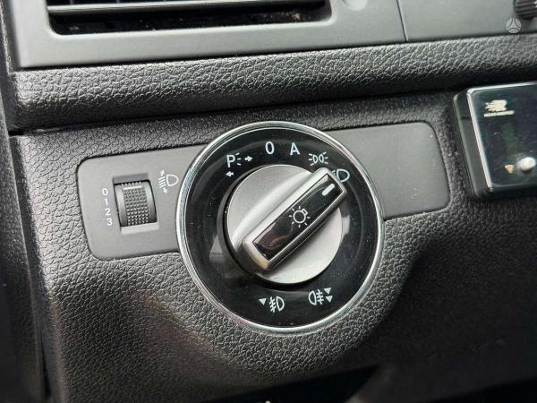 Grey Mercedes-Benz c-220 2011 in Kaunas, with an engine capacity of 2.14 L and mileage of 266 thousand km for 4500 €, photo 9 on AUTOMOTO.COM.LV