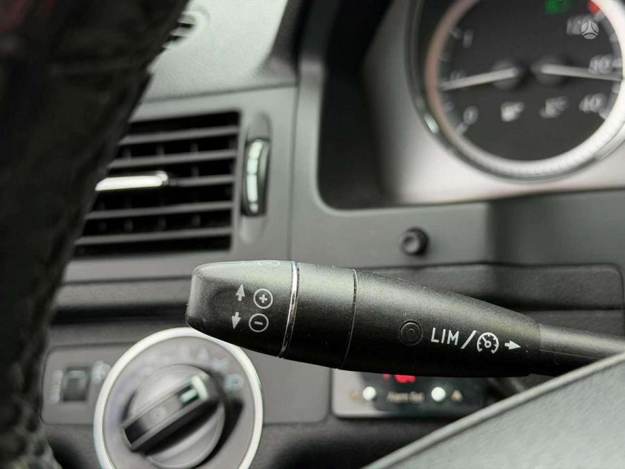 Pelēks Mercedes-Benz c-220 2011 Kauņa, ar dzinēja tilpumu 2.14 L un nobraukumu 266 tūkst. km par 4500 €, foto 11 vietnē AUTOMOTO.COM.LV
