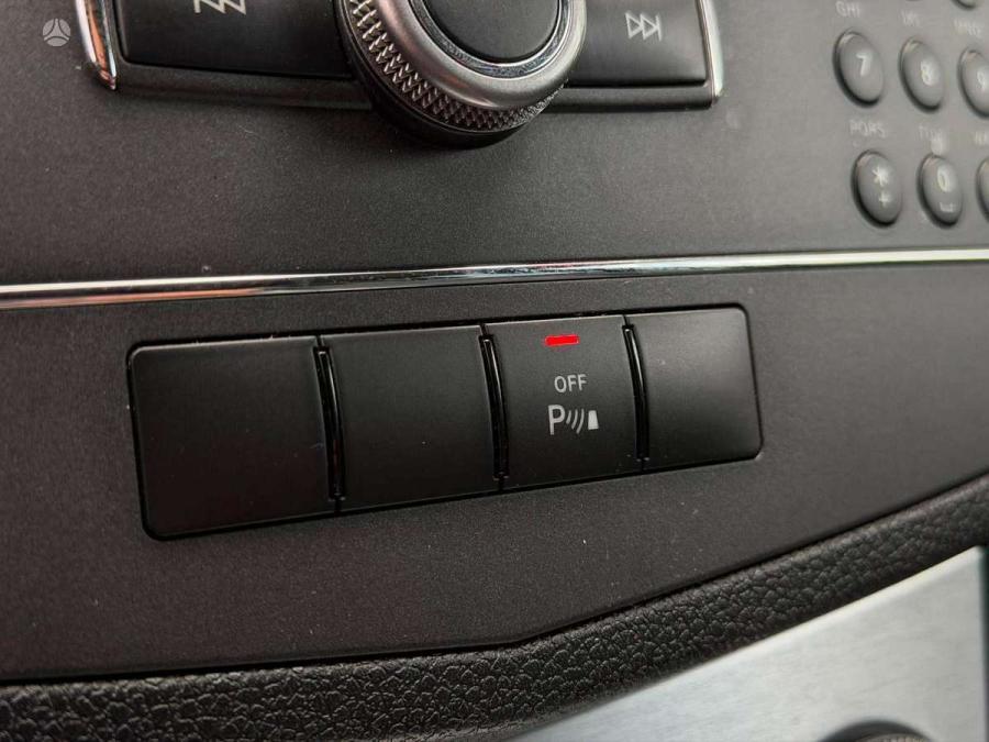 Pelēks Mercedes-Benz c-220 2011 Kauņa, ar dzinēja tilpumu 2.14 L un nobraukumu 266 tūkst. km par 4500 €, foto 14 vietnē AUTOMOTO.COM.LV