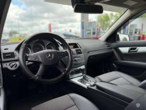 Pelēks Mercedes-Benz c-220 2011 Kauņa, ar dzinēja tilpumu 2.14 L un nobraukumu 266 tūkst. km par 4500 €, foto 18 vietnē AUTOMOTO.COM.LV