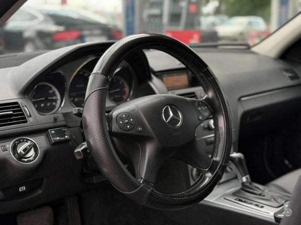Grey Mercedes-Benz c-220 2011 in Kaunas, with an engine capacity of 2.14 L and mileage of 266 thousand km for 4500 €, photo 8 on AUTOMOTO.COM.LV