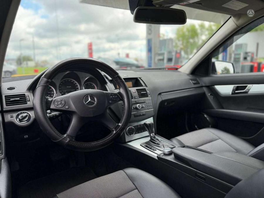 Grey Mercedes-Benz c-220 2011 in Kaunas, with an engine capacity of 2.14 L and mileage of 266 thousand km for 5000 €, photo 17 on AUTOMOTO.COM.LV