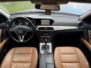 Pelēks Mercedes-Benz c-220 2011 Kauņa, ar dzinēja tilpumu 2.14 L un nobraukumu 396 tūkst. km par 6750 €, foto 3 vietnē AUTOMOTO.COM.LV