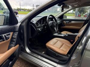 Pelēks Mercedes-Benz c-220 2011 Kauņa, ar dzinēja tilpumu 2.14 L un nobraukumu 396 tūkst. km par 6750 €, foto 5 vietnē AUTOMOTO.COM.LV