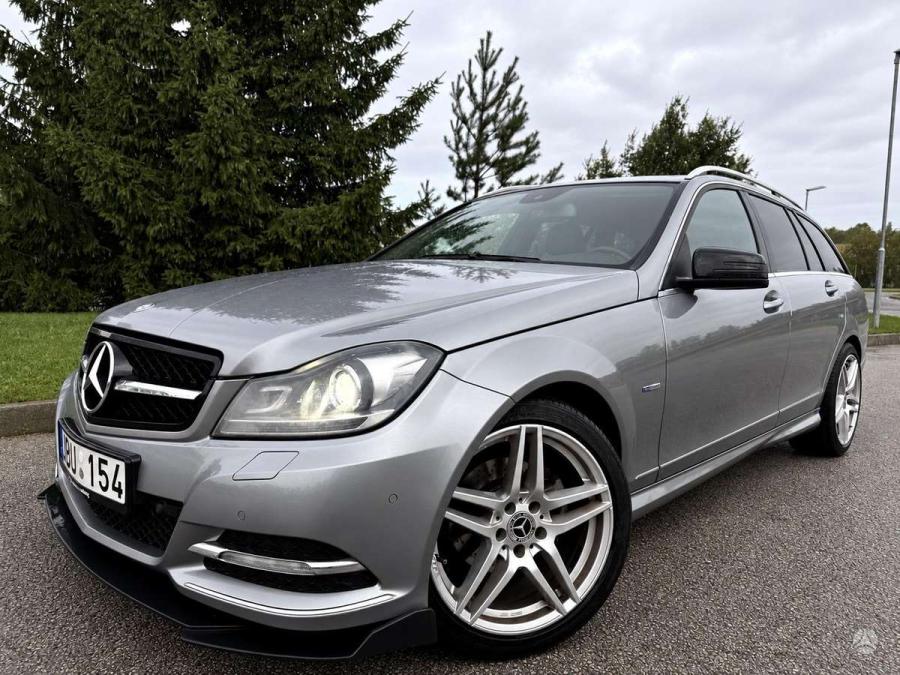 Pelēks Mercedes-Benz c-220 2011 Kauņa, ar dzinēja tilpumu 2.14 L un nobraukumu 396 tūkst. km par 6750 €, foto 14 vietnē AUTOMOTO.COM.LV