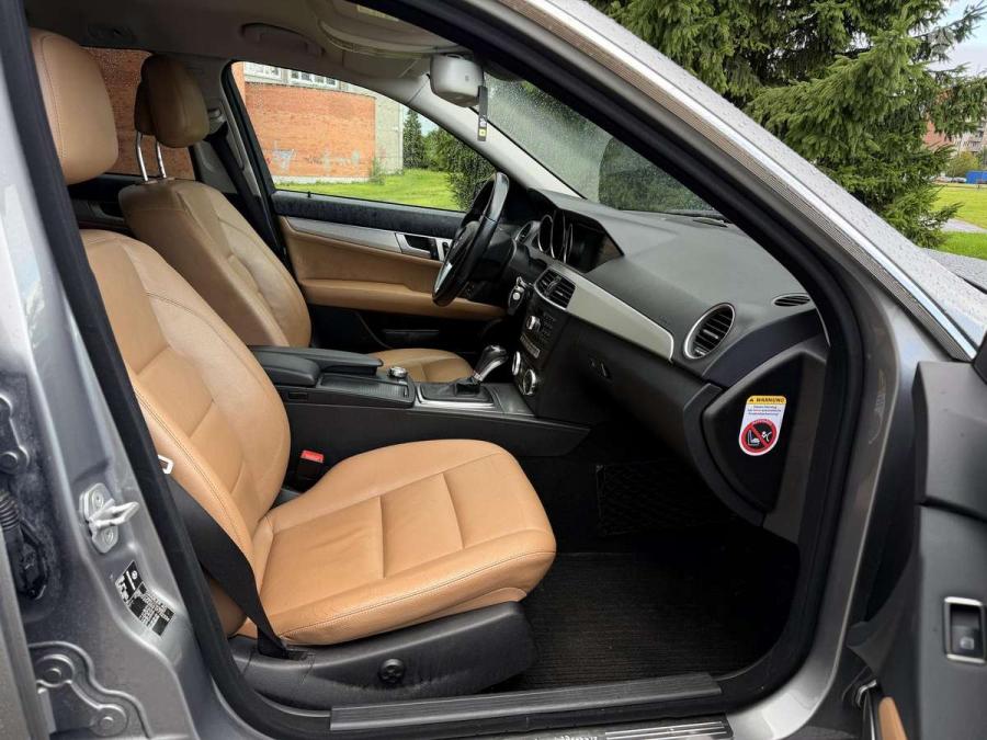 Pelēks Mercedes-Benz c-220 2011 Kauņa, ar dzinēja tilpumu 2.14 L un nobraukumu 396 tūkst. km par 6750 €, foto 19 vietnē AUTOMOTO.COM.LV