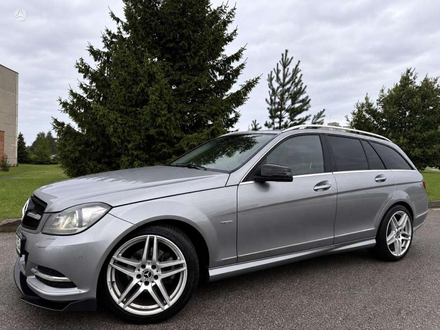 Pelēks Mercedes-Benz c-220 2011 Kauņa, ar dzinēja tilpumu 2.14 L un nobraukumu 396 tūkst. km par 6750 €, foto 24 vietnē AUTOMOTO.COM.LV