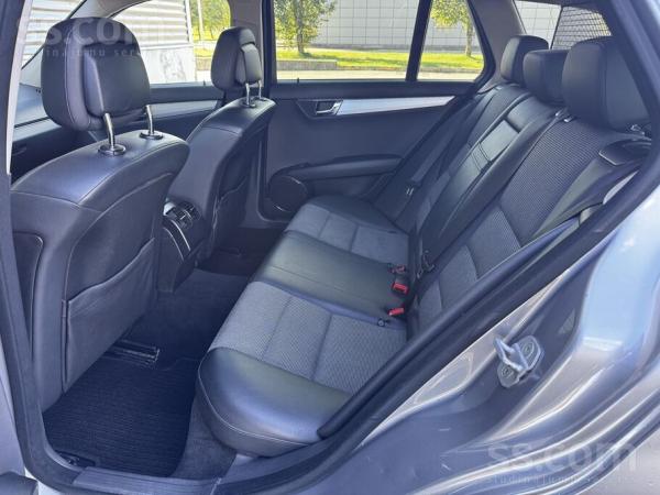 Pelēks Mercedes-Benz c-220 2011 Rīga, ar dzinēja tilpumu 2.20 L un nobraukumu 438 tūkst. km par 6200 €, foto 11 vietnē AUTOMOTO.COM.LV
