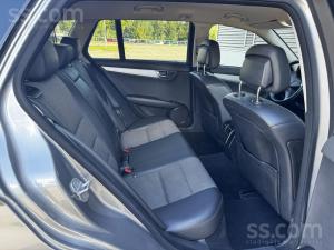 Pelēks Mercedes-Benz c-220 2011 Rīga, ar dzinēja tilpumu 2.20 L un nobraukumu 438 tūkst. km par 6200 €, foto 12 vietnē AUTOMOTO.COM.LV