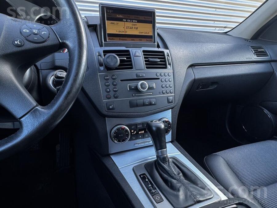 Pelēks Mercedes-Benz c-220 2011 Rīga, ar dzinēja tilpumu 2.20 L un nobraukumu 438 tūkst. km par 6200 €, foto 18 vietnē AUTOMOTO.COM.LV