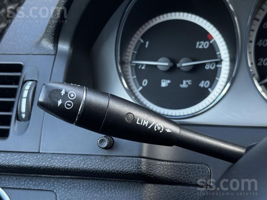 Pelēks Mercedes-Benz c-220 2011 Rīga, ar dzinēja tilpumu 2.20 L un nobraukumu 438 tūkst. km par 6200 €, foto 24 vietnē AUTOMOTO.COM.LV