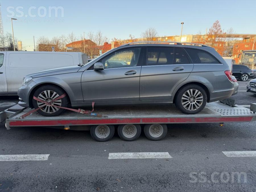Grey Mercedes-Benz c-220 2012 in Riga, with an engine capacity of 2.20 L and mileage of 350 thousand km for 3500 €, photo 2 on AUTOMOTO.COM.LV