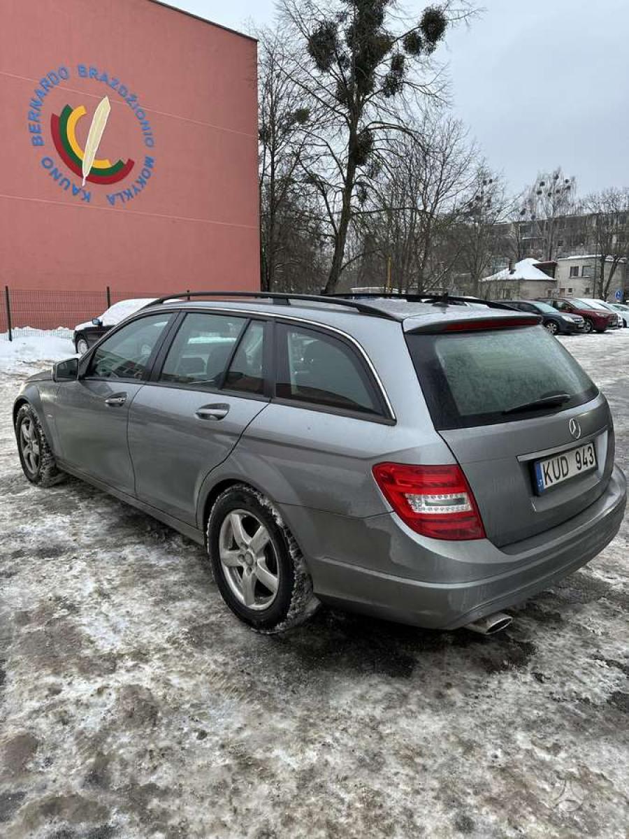 Pelēks Mercedes-Benz c-220 2012 Kauņa, ar dzinēja tilpumu 2.14 L un nobraukumu 335 tūkst. km par 4900 €, foto 2 vietnē AUTOMOTO.COM.LV