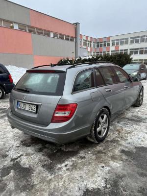Pelēks Mercedes-Benz c-220 2012 Kauņa, ar dzinēja tilpumu 2.14 L un nobraukumu 335 tūkst. km par 4900 €, foto 3 vietnē AUTOMOTO.COM.LV
