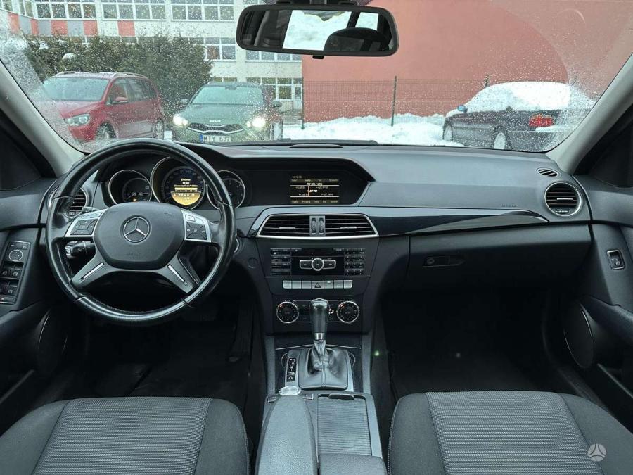 Pelēks Mercedes-Benz c-220 2012 Kauņa, ar dzinēja tilpumu 2.14 L un nobraukumu 335 tūkst. km par 4900 €, foto 7 vietnē AUTOMOTO.COM.LV